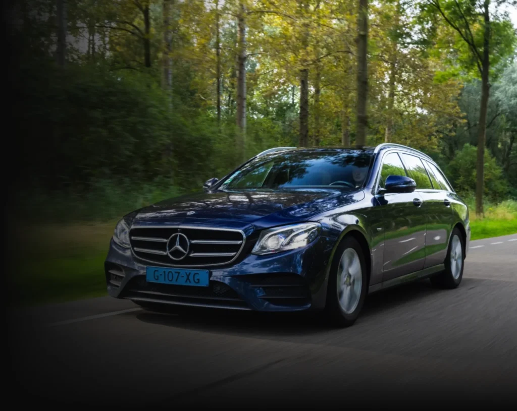 Discover our Premium Estate as your private taxi - Vemo